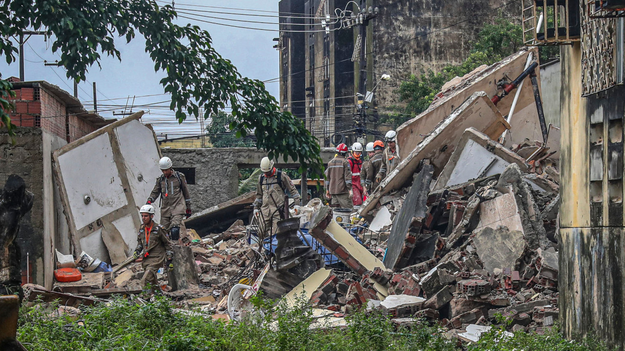 VIDEO. Al menos dos muertos y 15 desaparecidos por el desplome de un edificio en Brasil