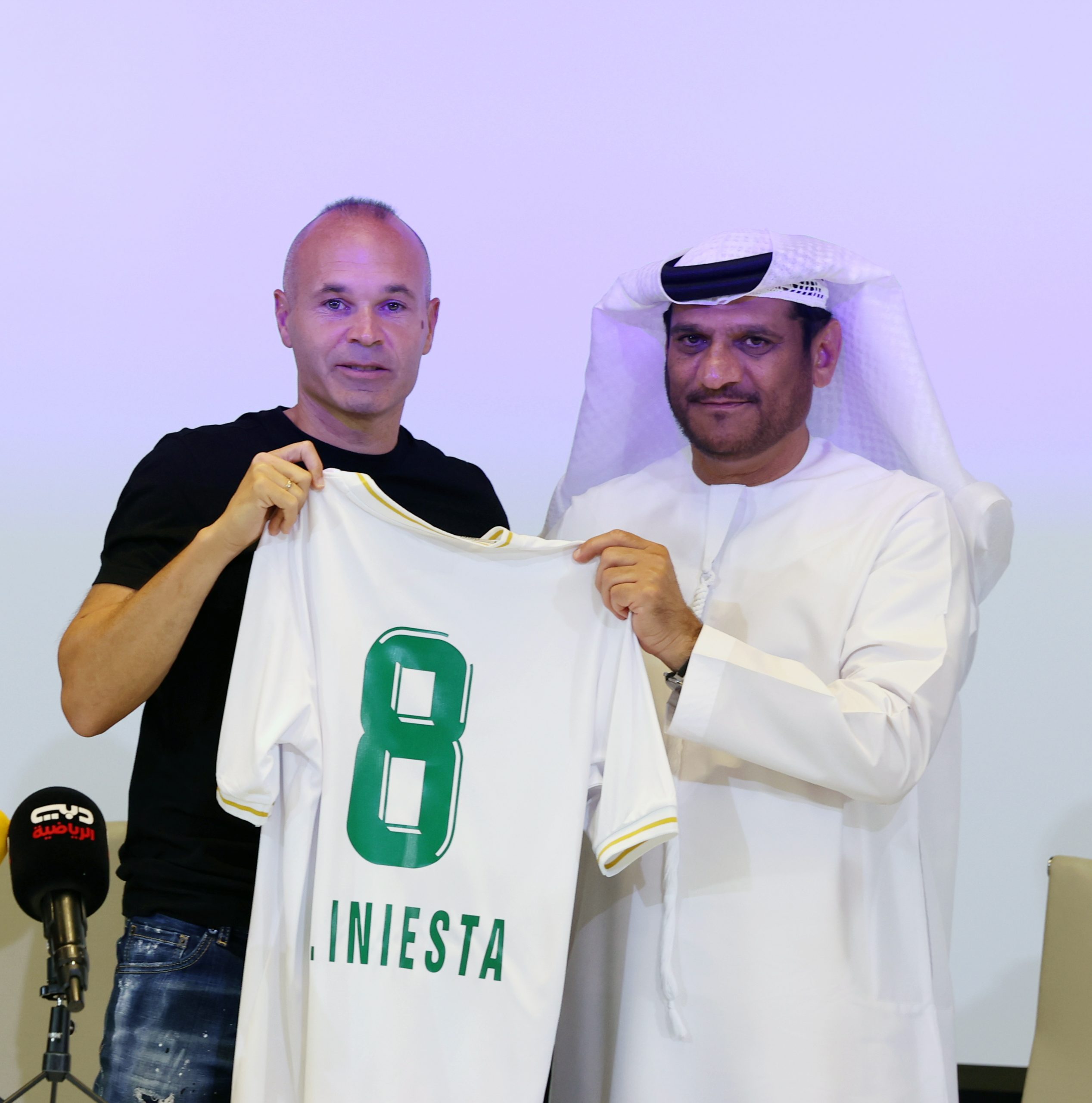 Iniesta, tras firmar con el Emirates FC: "Tengo ilusión por seguir ...