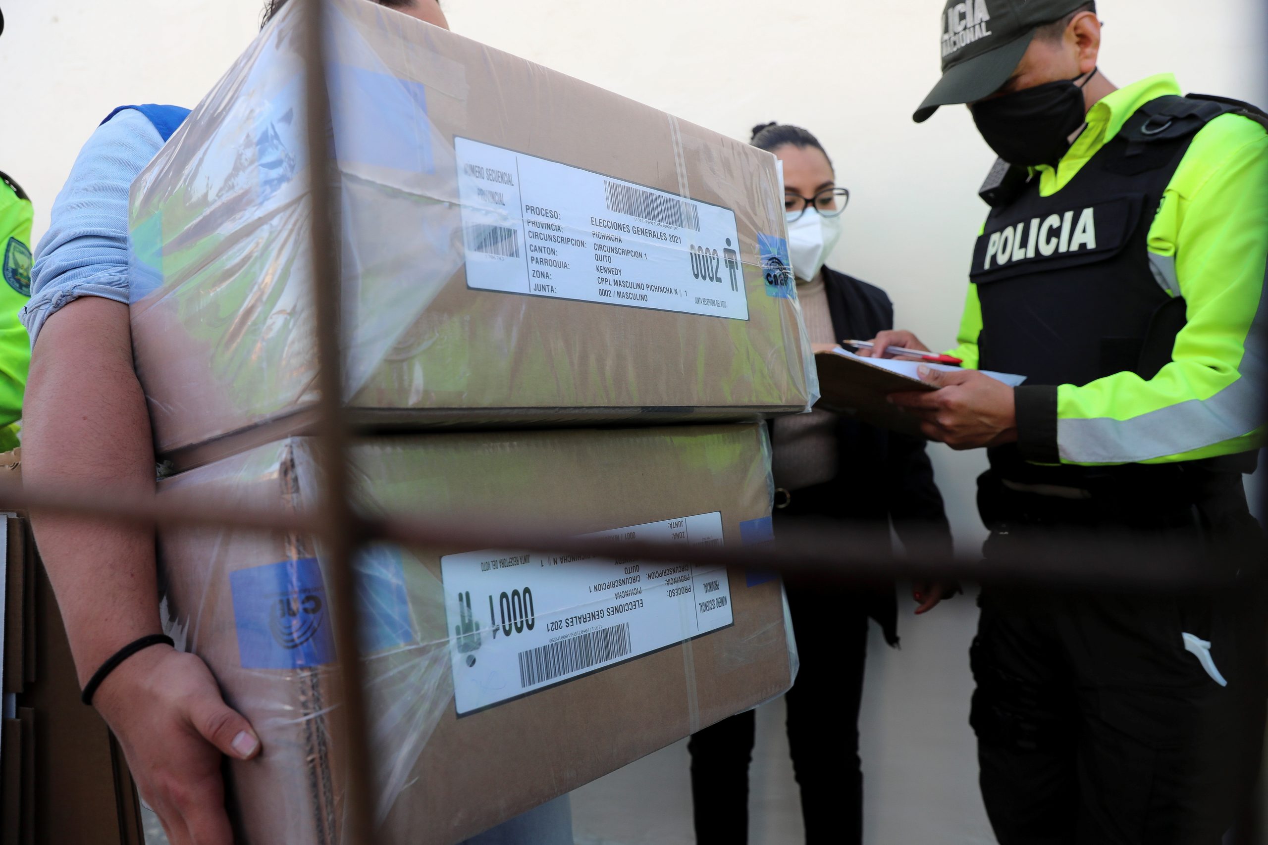 Las elecciones extraordinarias en Ecuador inician con el voto de presos sin sentencia en firme ...