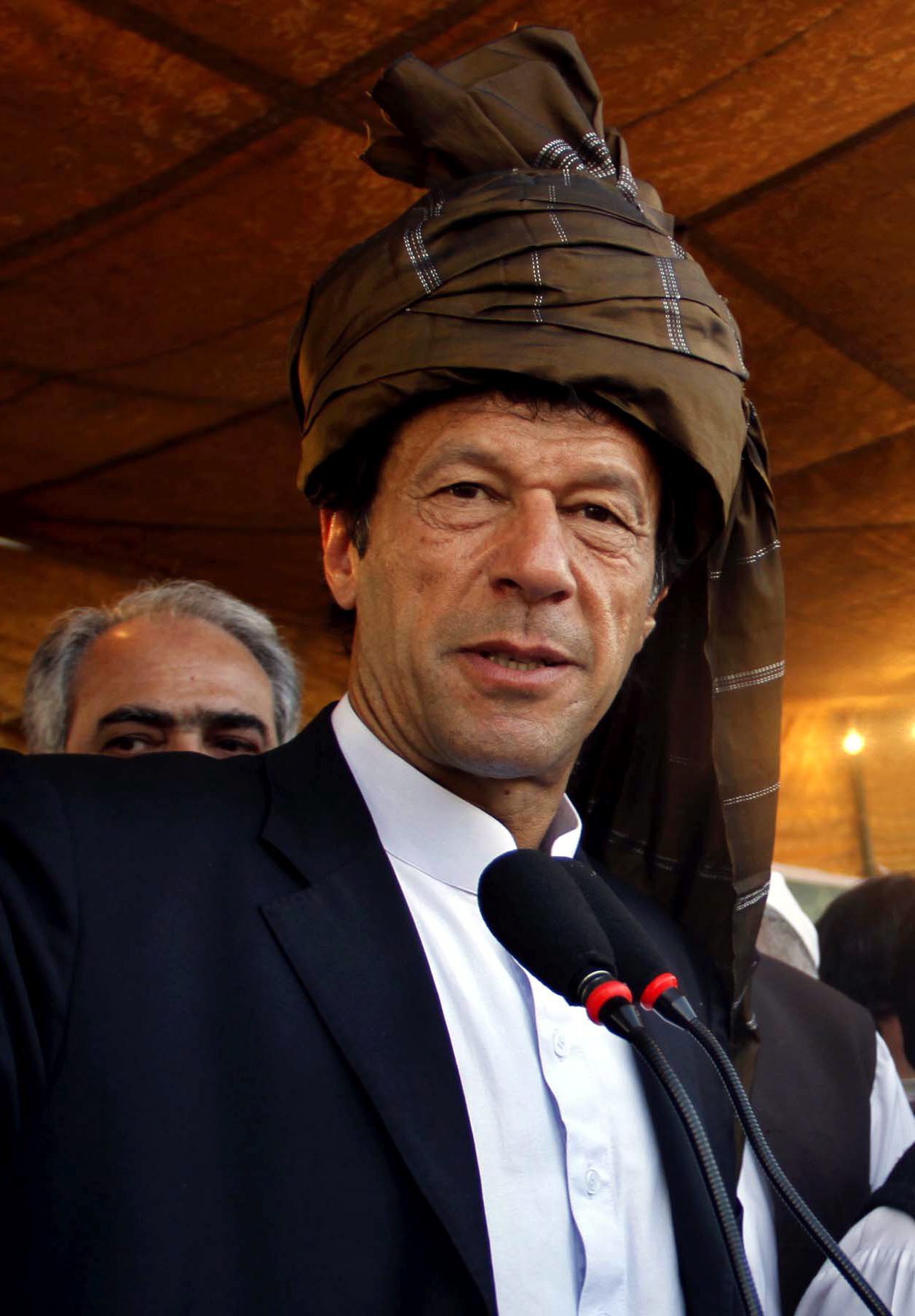 La Policía De Pakistán Arresta A Imran Khan Tras Ser Condenado A Tres