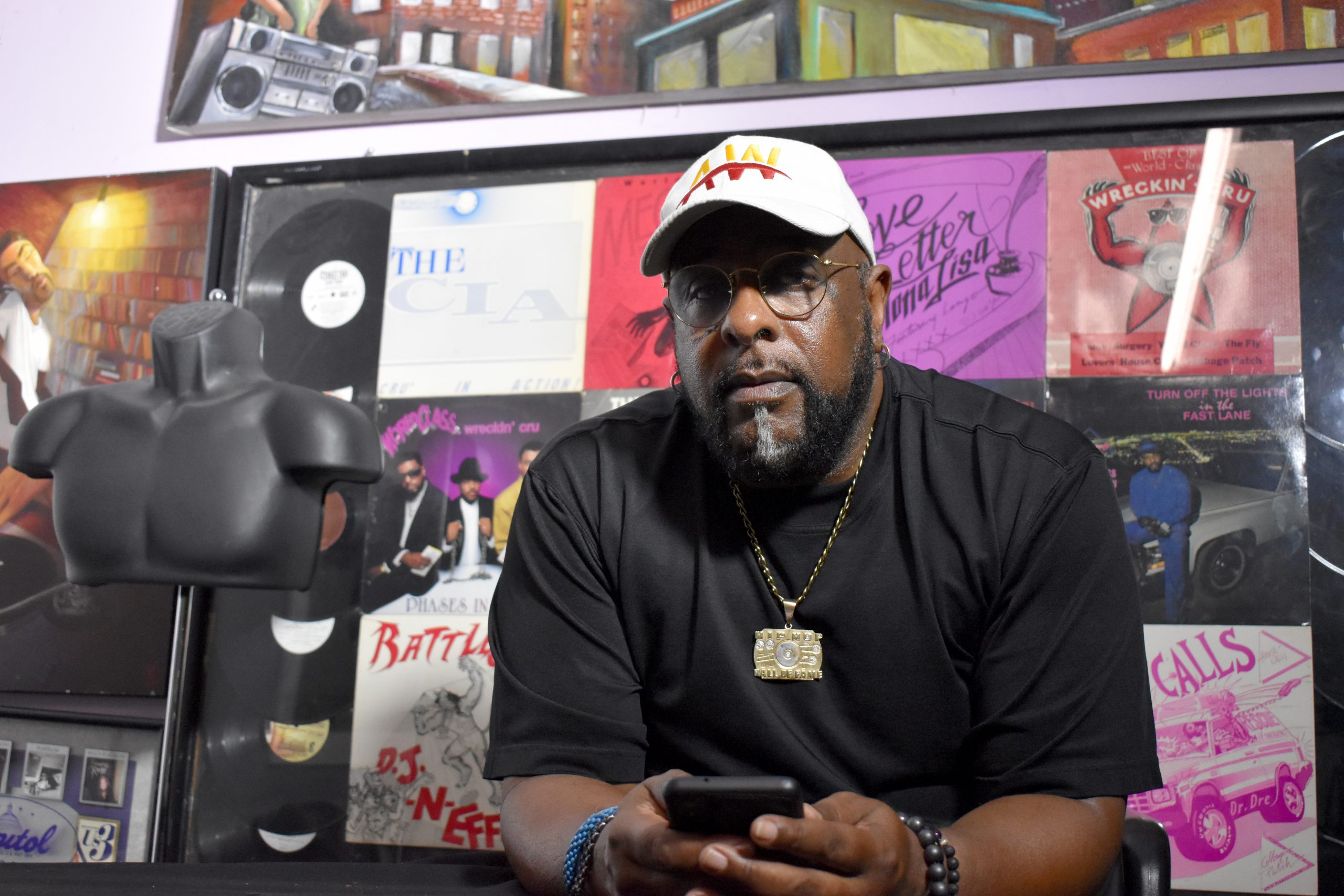 50 años de hiphop en la Costa Oeste: mucho más que rap de pandilleros y ...