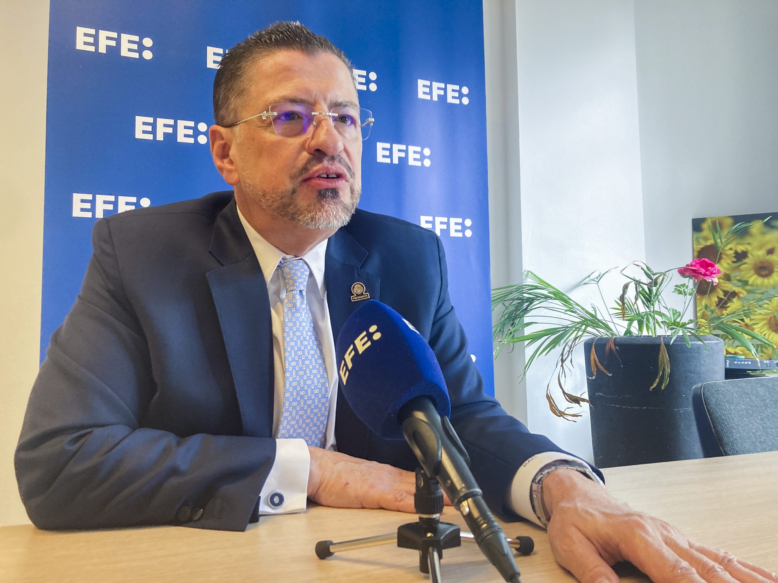 Presidente Chaves veta ley que buscaba sacar a Costa Rica de la lista ...