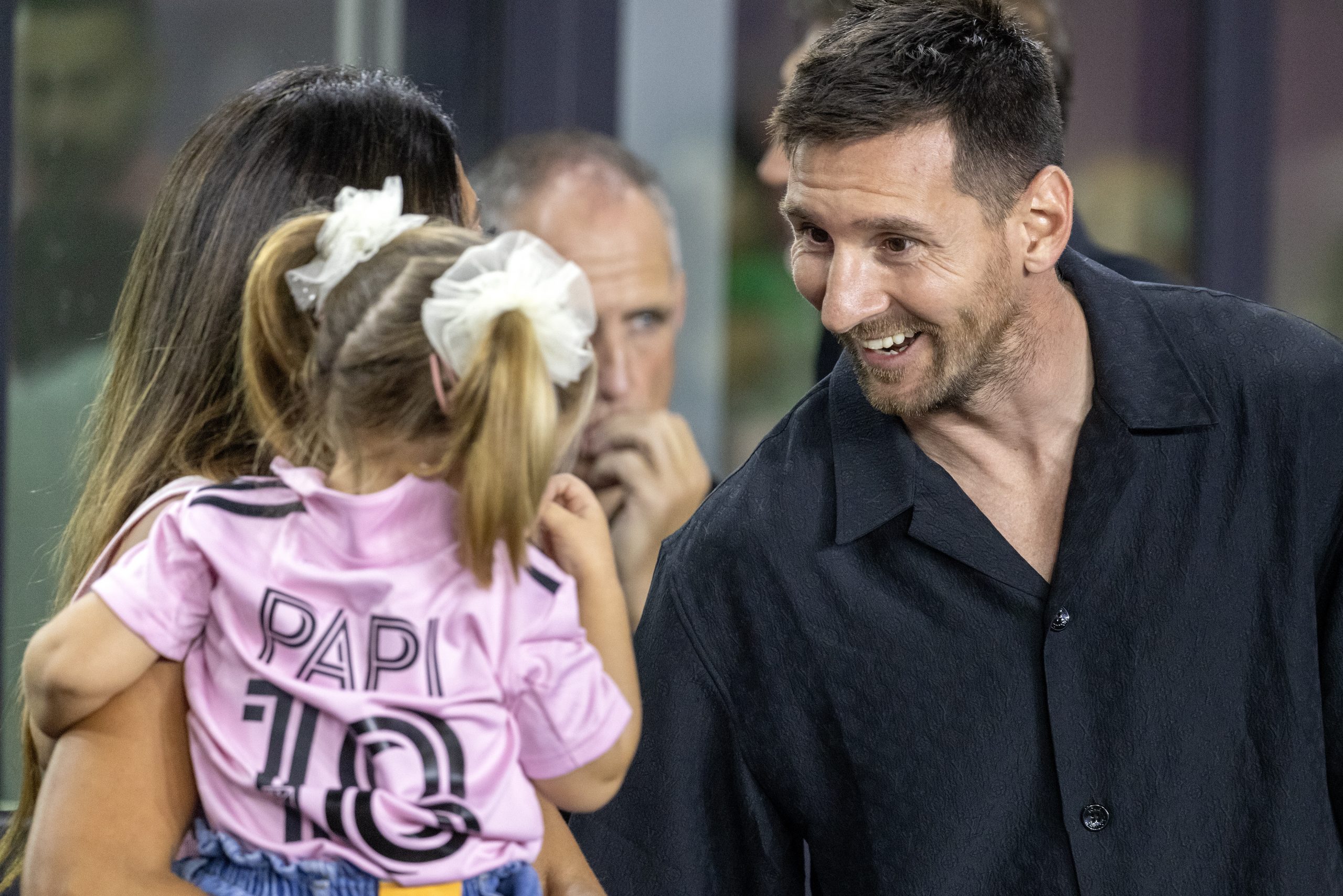 Messi, lesionado pero presente en la grada para animar al Inter Miami ...