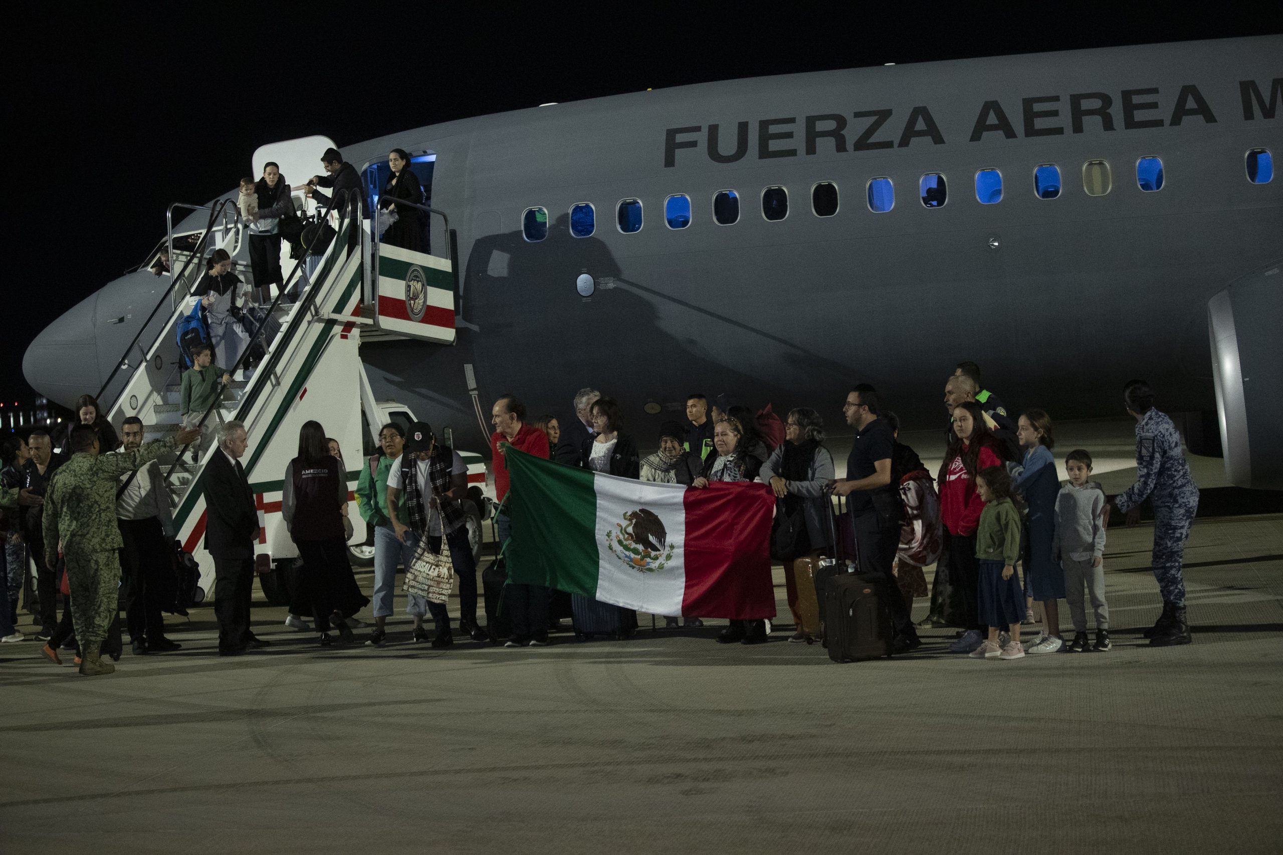 México recibe dos vuelos con 287 connacionales en total repatriados desde Israel | Minuto30