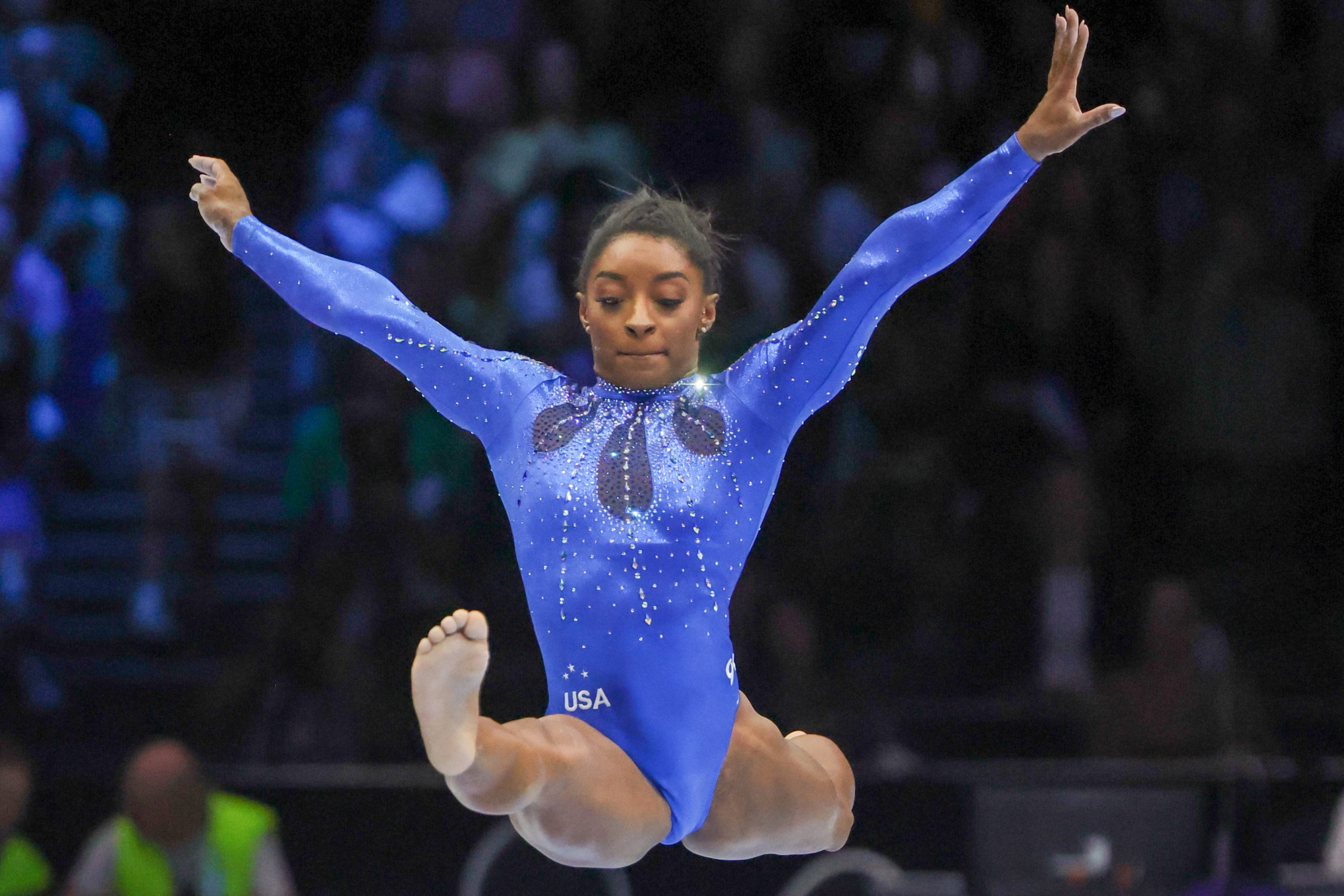Simone Biles agiganta su leyenda con la conquista de su sexta corona ...