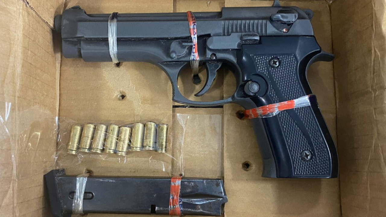 ‘Tan avispado’, intentó subirse a un avión con una arma traumática en ...