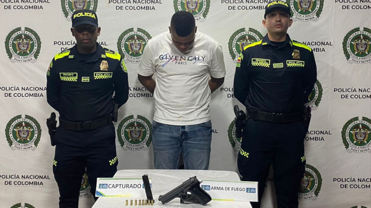 ‘Tan avispado’, intentó subirse a un avión con una arma traumática en ...