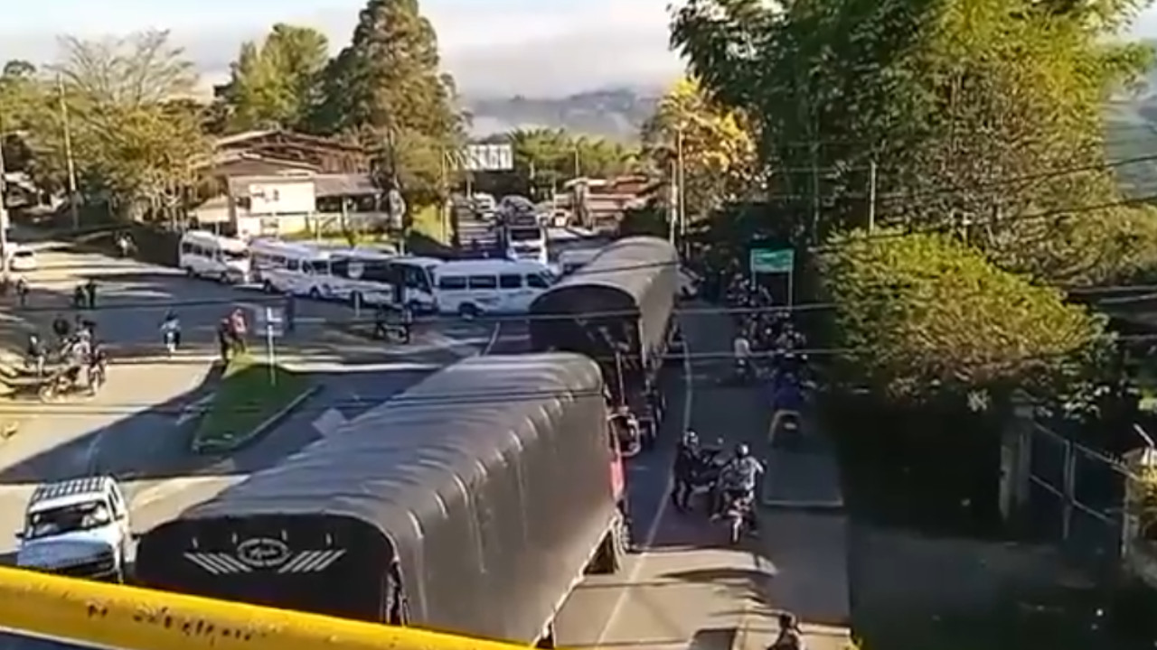 VIDEO. Vía Panamericana entre Cali y Popayán está cerrada | Minuto30