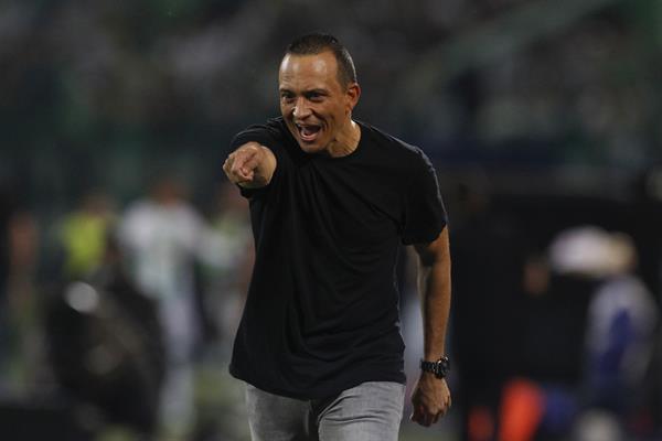 El entrenador colombiano Alejandro Restrepo promete "noches mágicas ...