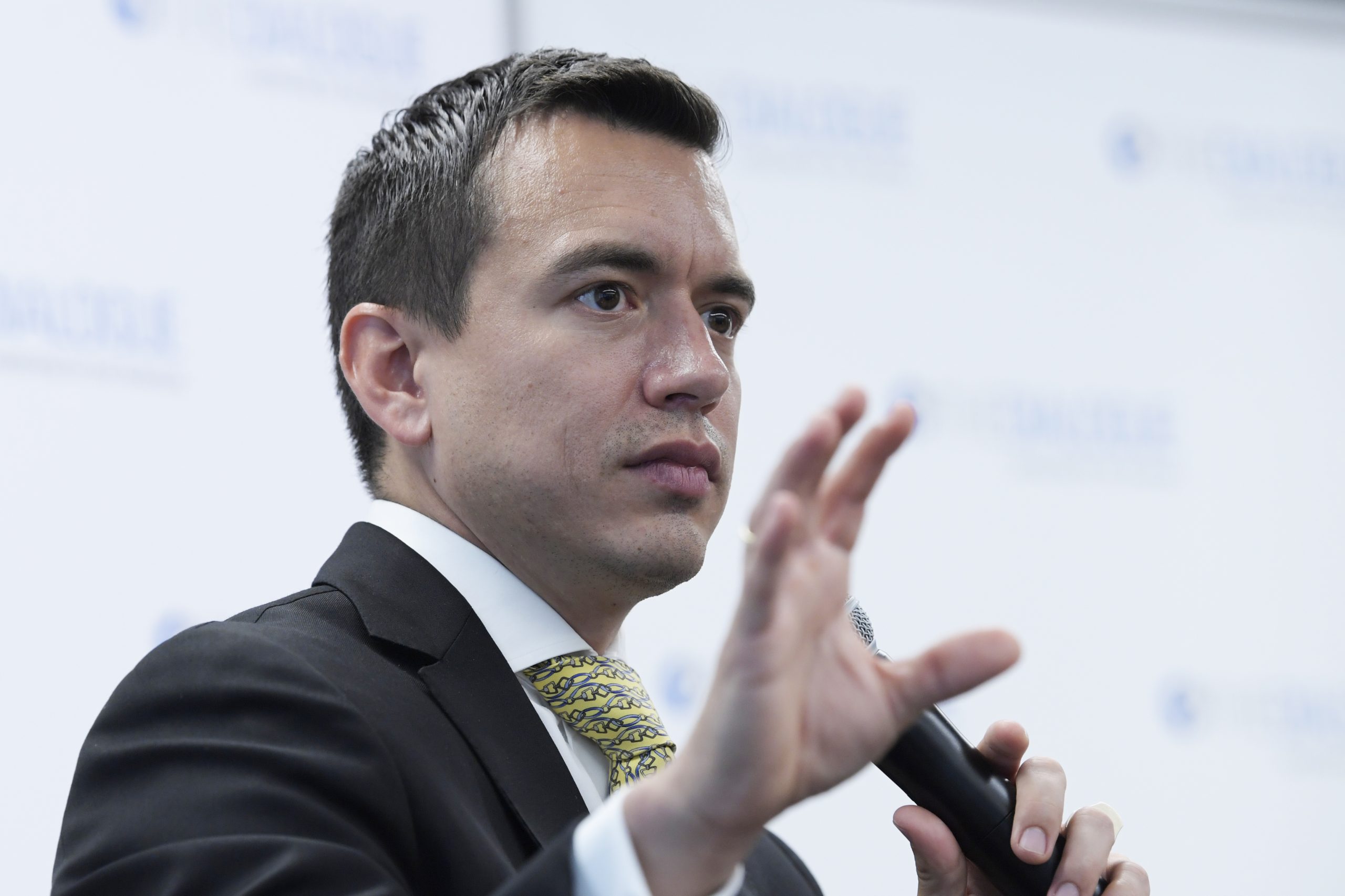 Noboa avisa que Ecuador puede entrar en "default" si no tiene dinero ...