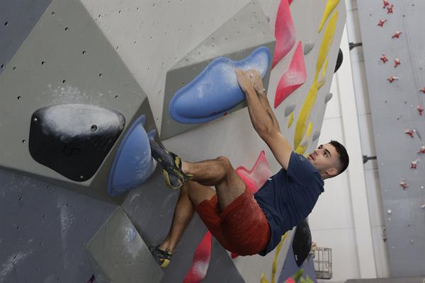 Alberto Ginés encara 2024 “paso a paso”, primero preolímpicos, tras un ...