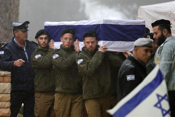 "Es el tercer funeral de uno de los nuestros",dicen compañeros de ...