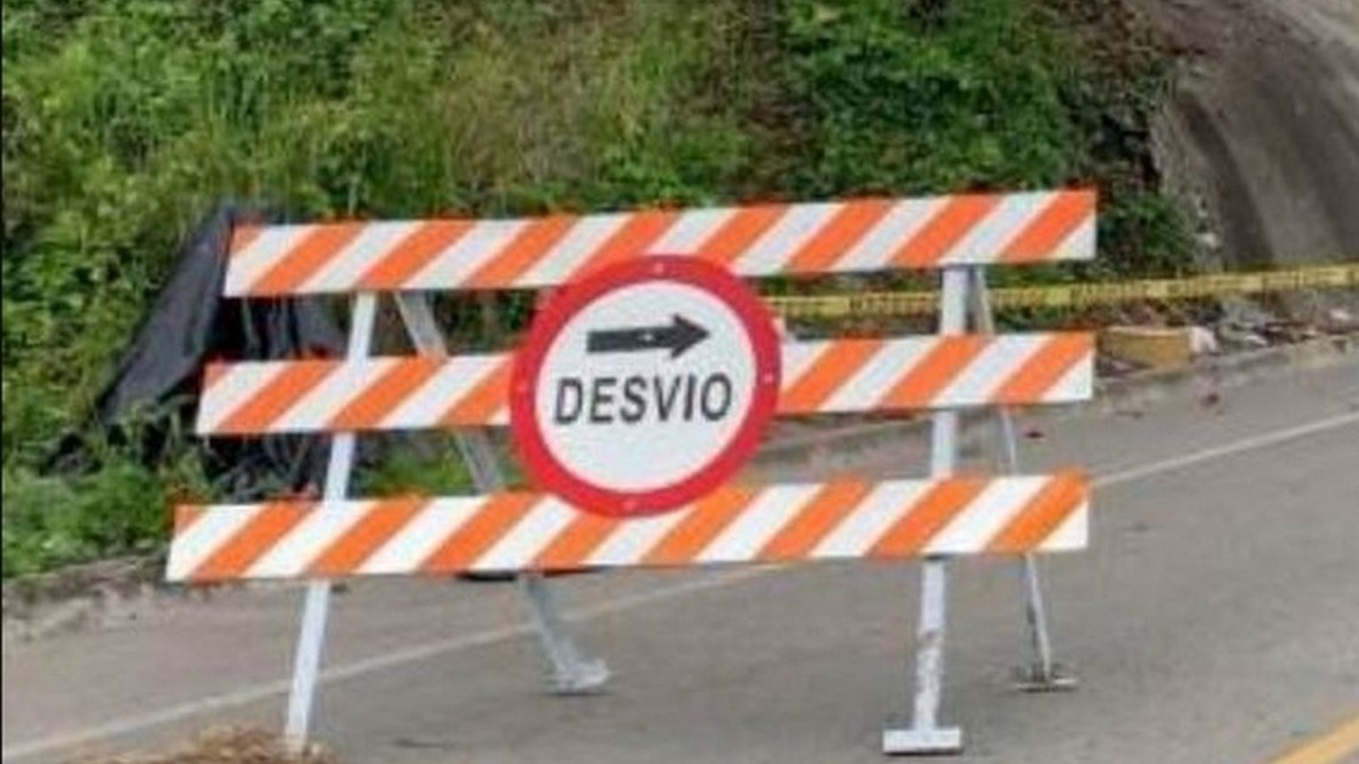 Por Derrumbe Continúa Cierre En La Vía Medellín Caucasia Minuto30