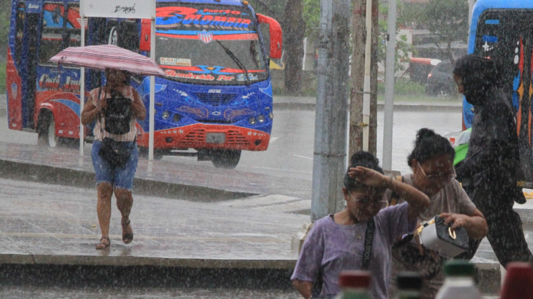 Alerta en el Caribe colombiano por incremento de lluvias por el paso del huracán Beryl | Minuto30