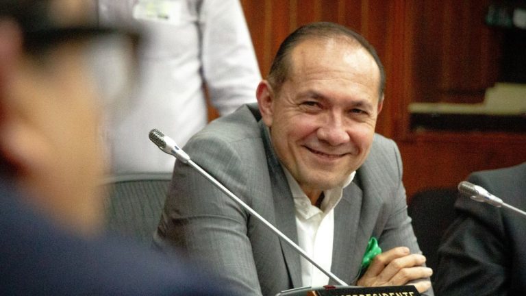 ¿Se las cobraron? Petro habría pedido la renuncia de tres ministros por ...